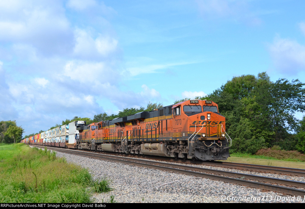 BNSF 7070